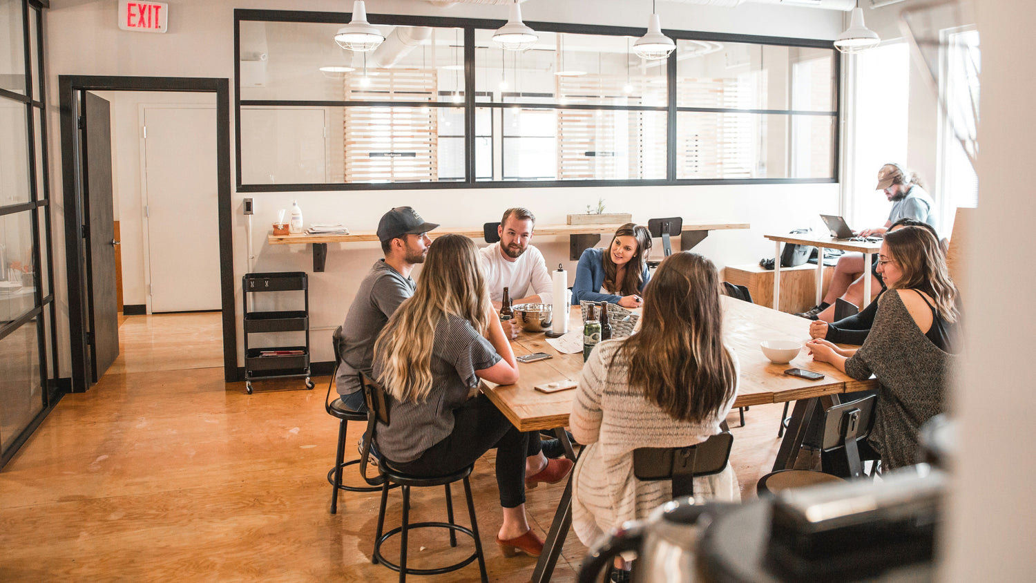 Workplace Vaping Tips for World Safety Day | Aroma King